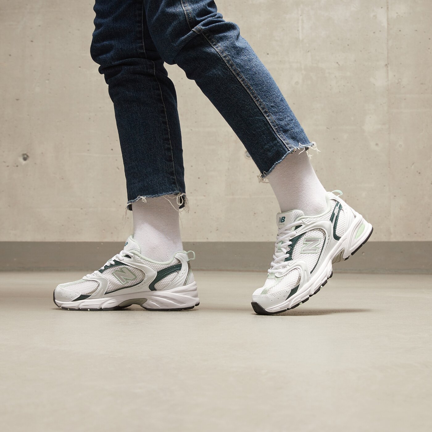 NEW BALANCE 530 WEIß MR530RB | Sizeer.de