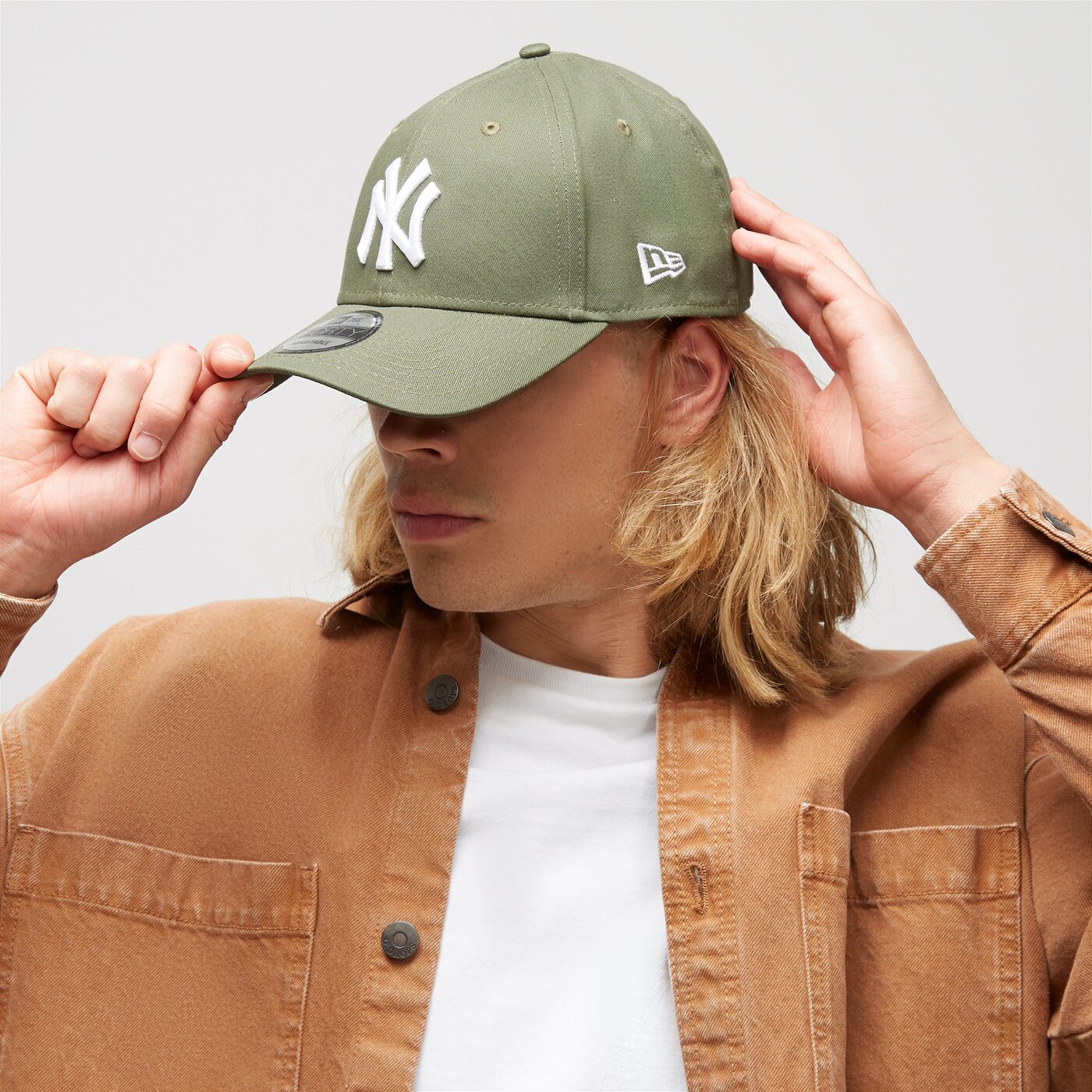 NEW ERA MÜTZE LEAGUE ESSENTIAL 9FORTY NYY KHAKI NEW YORK YAN Khaki ...