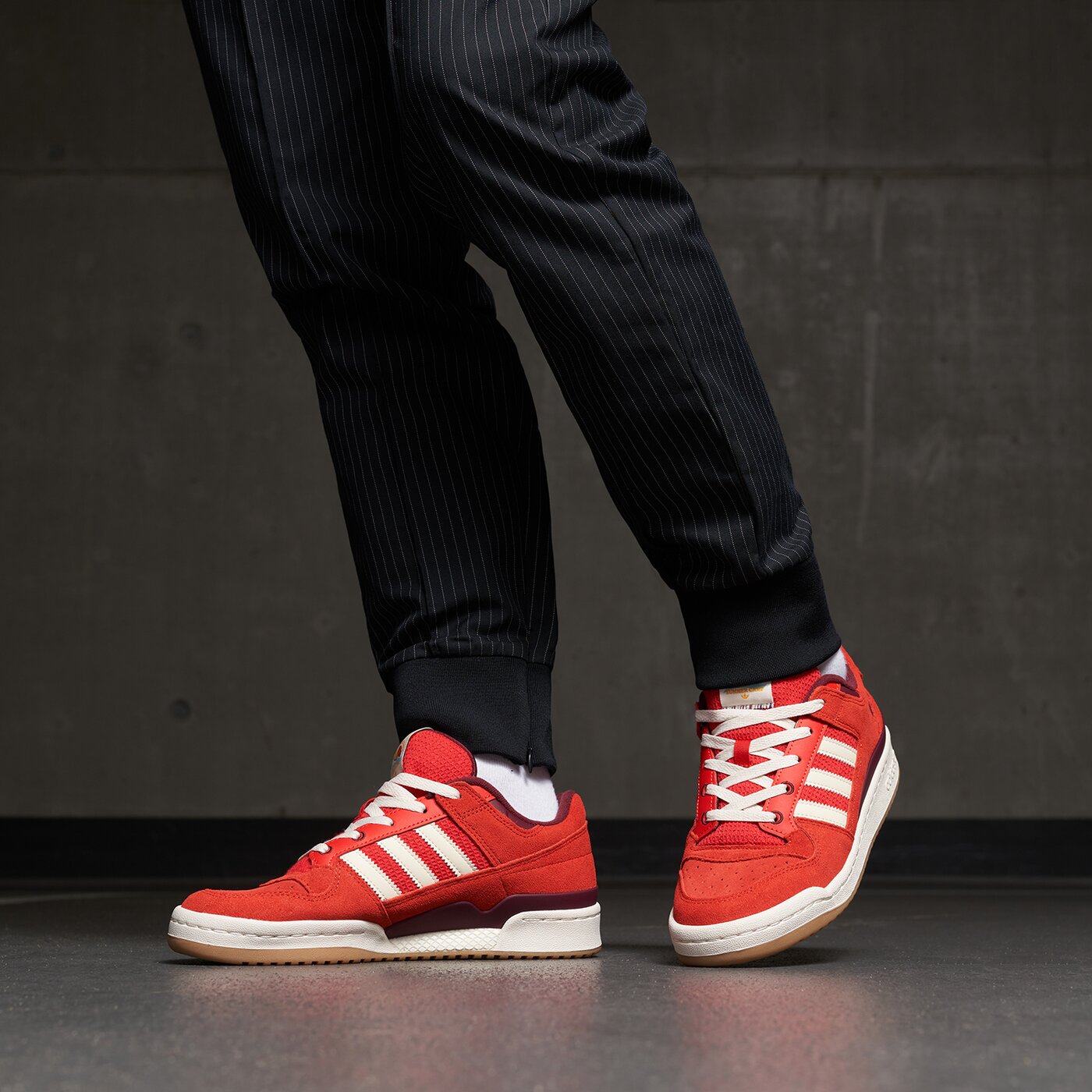 ADIDAS FORUM LOW Rot IE7176 | Sizeer.de