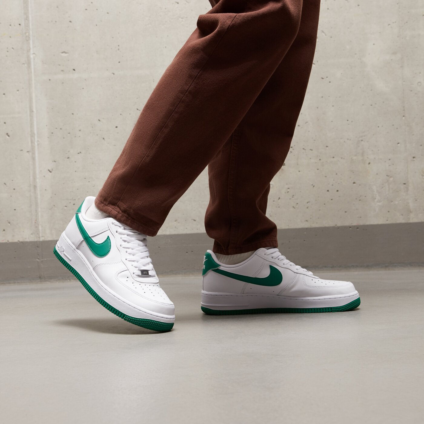 NIKE AIR FORCE 1 '07 WEIß FJ4146-102 | Sizeer.de