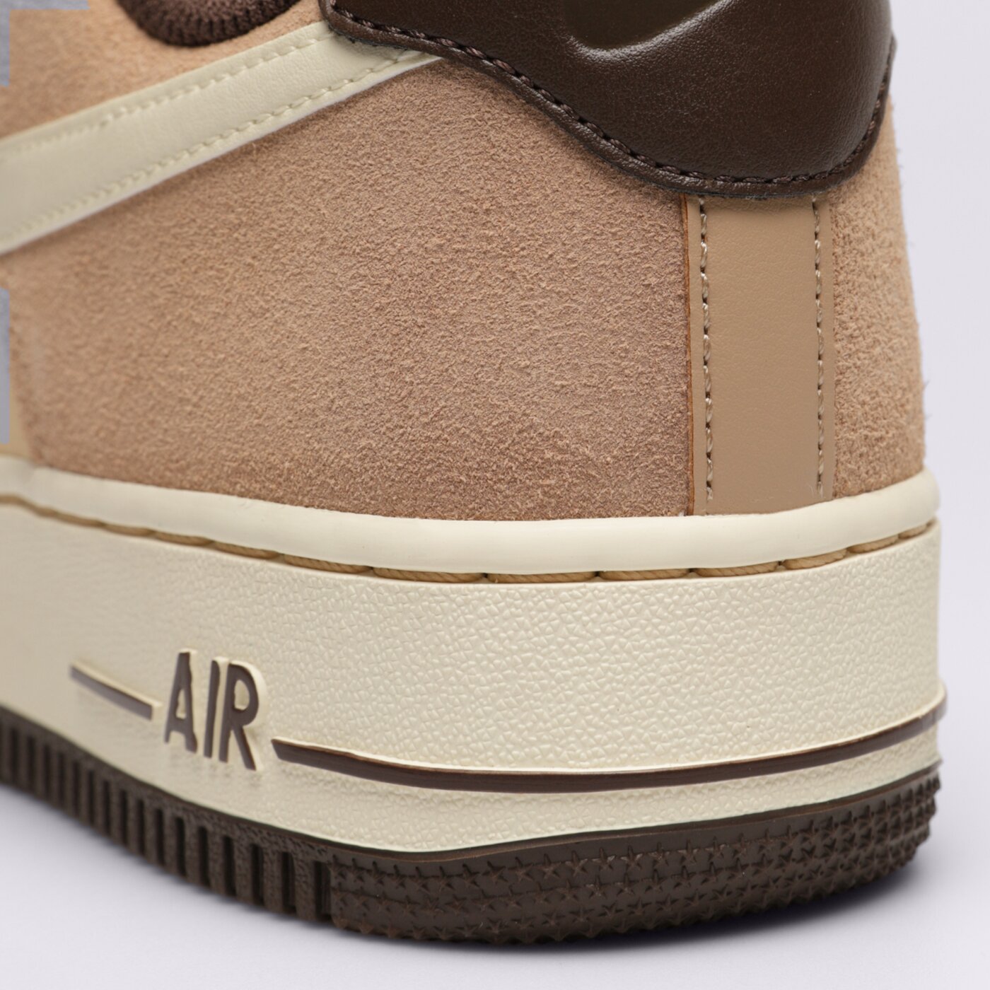 NIKE AIR FORCE 1 '07 LV8 FB8878-200 | Braun | 129,99 EUR | Sneaker ...