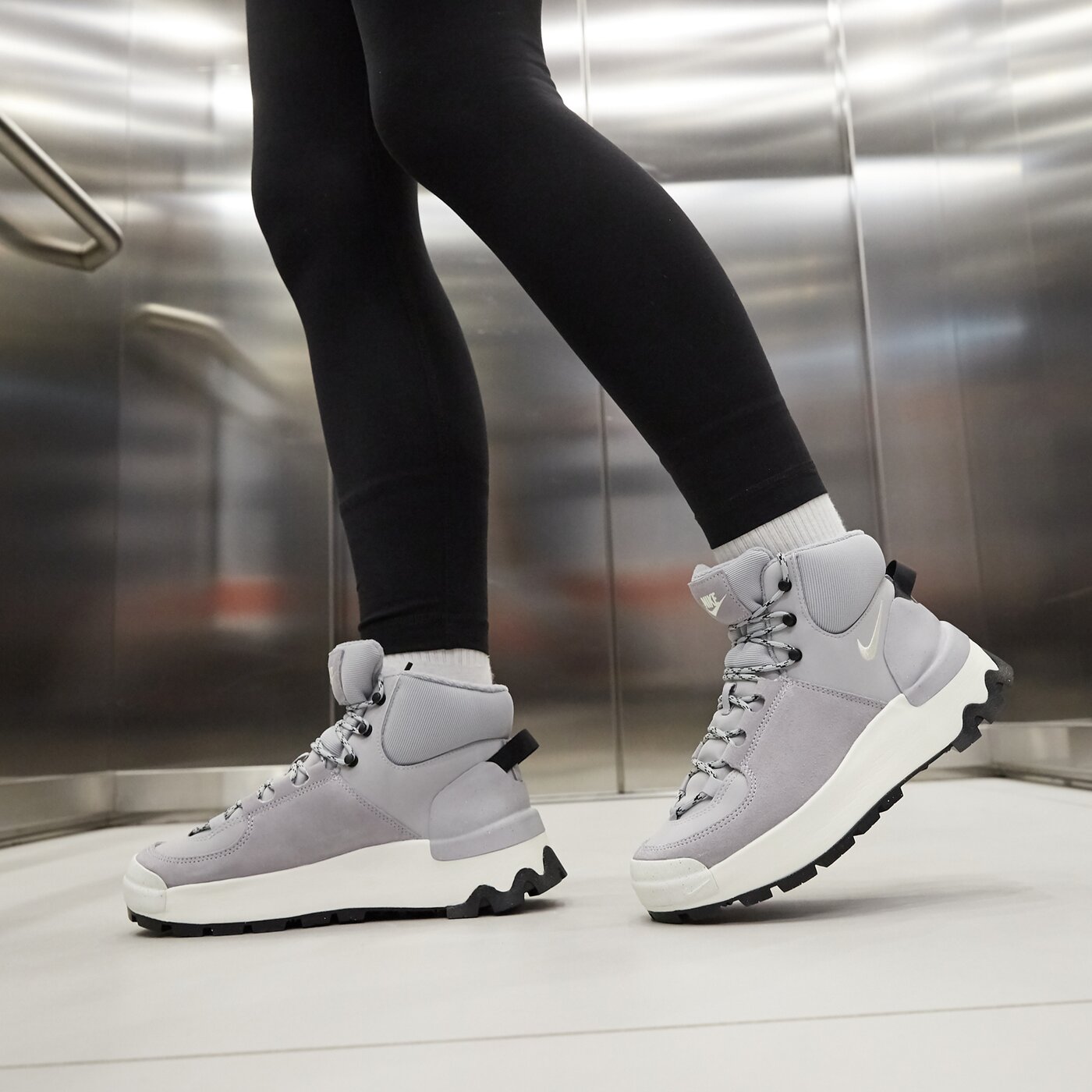 NIKE CITY CLASSIC BOOT Grau DQ5601-002 | Sizeer.de